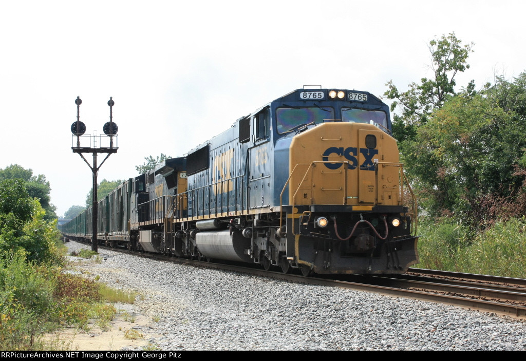 CSX 8765 and train Q702